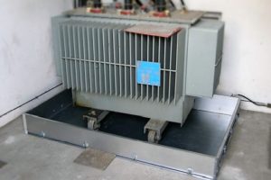 BR2S electrical transformer holding tank with 2 detachable fronts